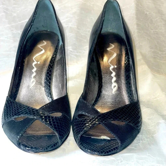 Nina | Shoes | Nina Brand Pho Snake Skin Black Peep Toe Pumps Size 7 ...
